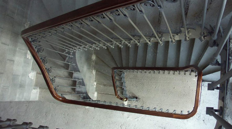 How to make a curved wooden handrail | WOOD DESIGNER