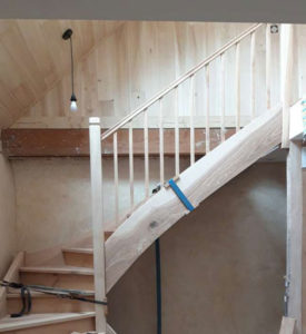 Half turn stair design for irregular stairwell | WOOD DESIGNER