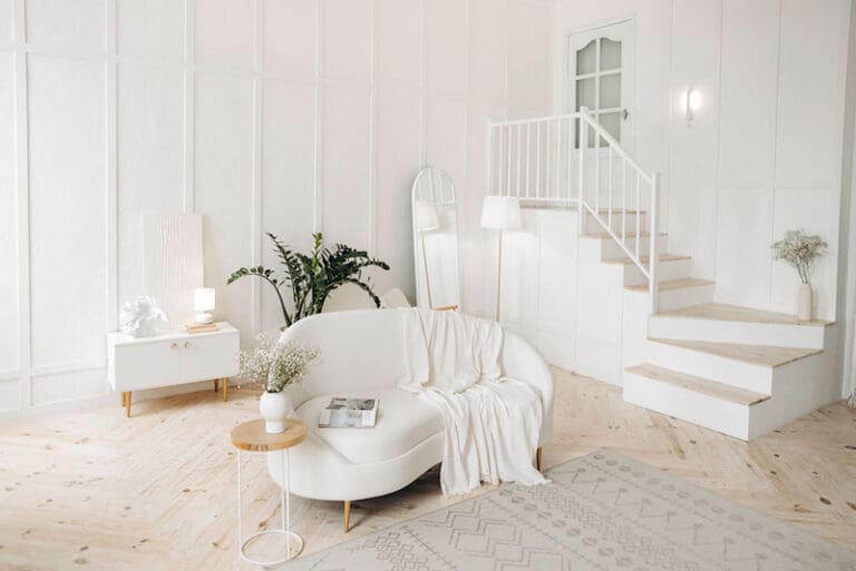 Quarter-Turn Staircases: Guide with Examples for Inspiration