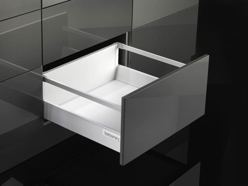 Titus T-type hinges, Tekform drawers, System 5 + 6 connectors now available