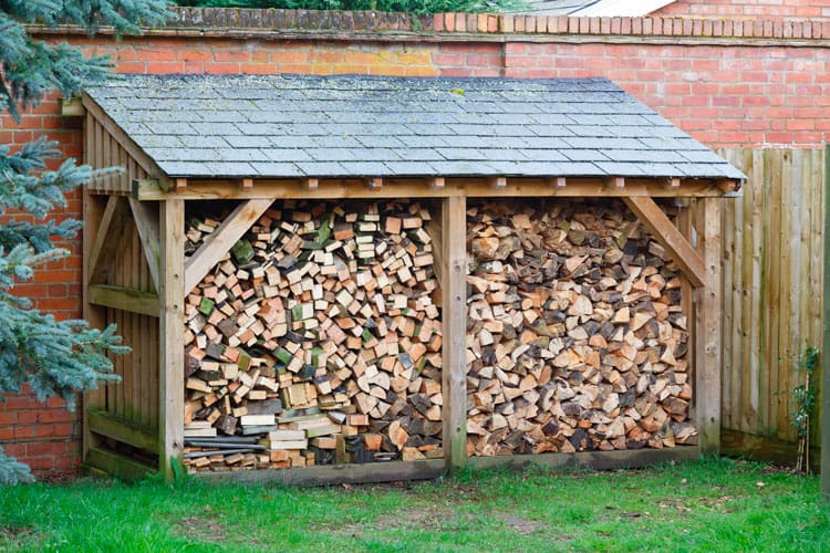 Storing timber. A professional guide to wood storage.