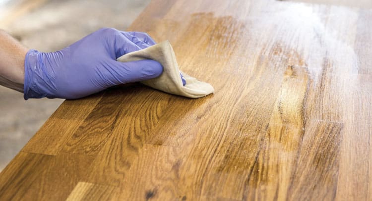Different types of finish and varnish for wood projects